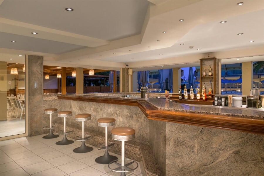 Restaurants & bars in Sun Beach Resort Hotel Rhodes