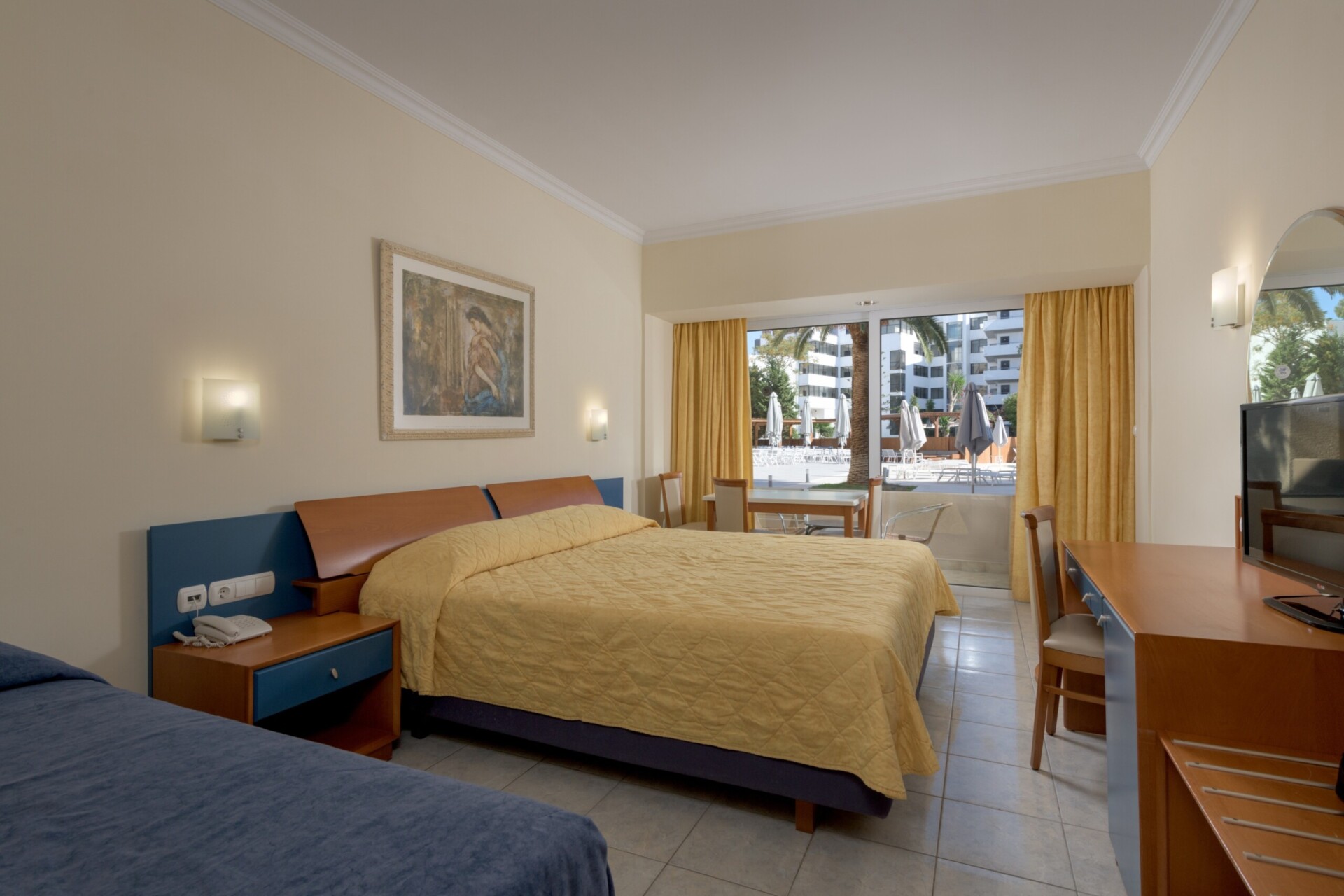 Room images and information: Studio Garden or Pool View