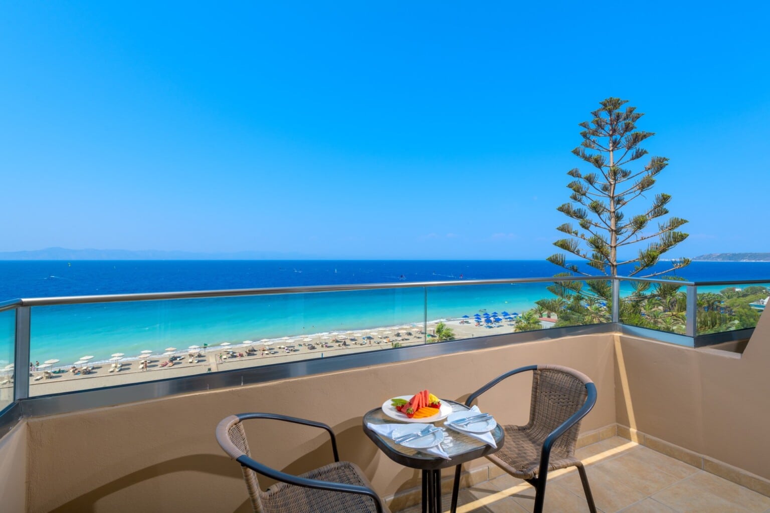 family-hotel-in-rhodes-sun-beach-resort-in-ialyssos-rhodes